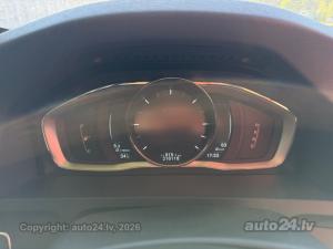 Zils Volvo V60 2014 Paide, ar dzinēja tilpumu 2.40 L un nobraukumu 218 tūkst. km par 7990 €, foto 16 vietnē AUTOMOTO.COM.LV
