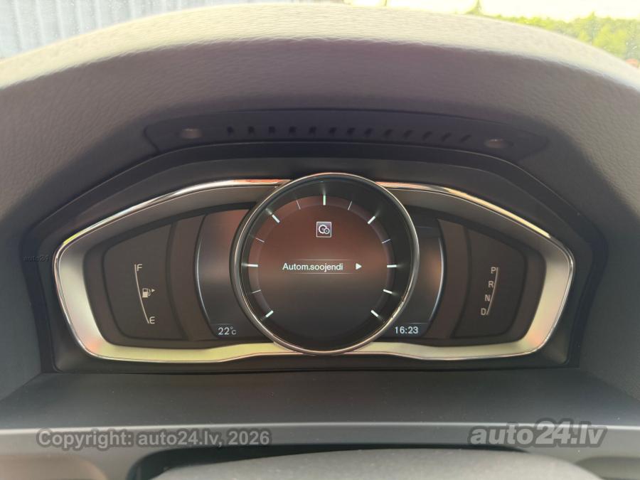 Zils Volvo V60 2014 Paide, ar dzinēja tilpumu 2.40 L un nobraukumu 218 tūkst. km par 7990 €, foto 17 vietnē AUTOMOTO.COM.LV