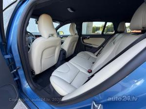Zils Volvo V60 2014 Paide, ar dzinēja tilpumu 2.40 L un nobraukumu 218 tūkst. km par 7990 €, foto 20 vietnē AUTOMOTO.COM.LV