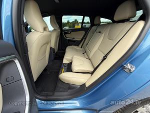 Zils Volvo V60 2014 Paide, ar dzinēja tilpumu 2.40 L un nobraukumu 218 tūkst. km par 7990 €, foto 23 vietnē AUTOMOTO.COM.LV