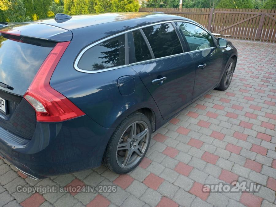 Синий Вольво B60 2014 в Таллин, объемом двигателя 2.40 л и пробегом 239 тыс. км за 10200 €, фото 1 на AUTOMOTO.COM.LV