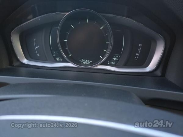 Zils Volvo V60 2014 Tallina, ar dzinēja tilpumu 2.40 L un nobraukumu 239 tūkst. km par 10200 €, foto 7 vietnē AUTOMOTO.COM.LV