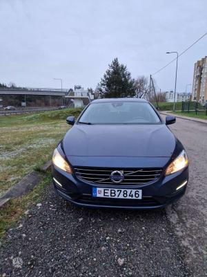 Blue Volvo V60 2014 in Vilnius, with an engine capacity of 2.40 L and mileage of 300 thousand km for 5500 €, photo  on AUTOMOTO.COM.LV