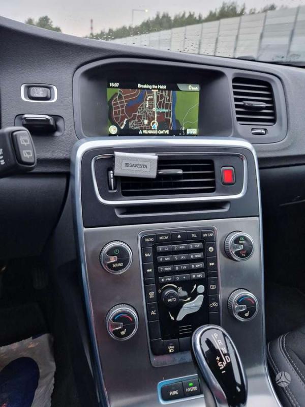Blue Volvo V60 2014 in Vilnius, with an engine capacity of 2.40 L and mileage of 300 thousand km for 5500 €, photo 5 on AUTOMOTO.COM.LV