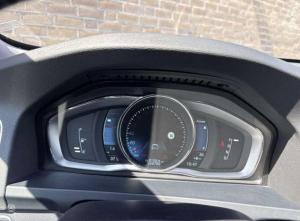 Blue Volvo V60 2014 in Jonava, with an engine capacity of 2.40 L and mileage of 249 thousand km for 8150 €, photo 13 on AUTOMOTO.COM.LV