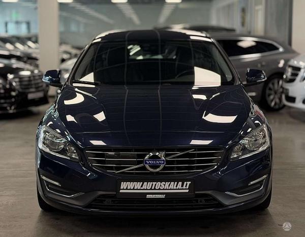 Zils Volvo V60 2014 Klaipėda, ar dzinēja tilpumu 1.97 L un nobraukumu 264 tūkst. km par 7950 €, foto 2 vietnē AUTOMOTO.COM.LV