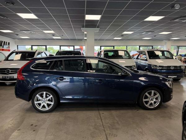 Zils Volvo V60 2014 Klaipėda, ar dzinēja tilpumu 1.97 L un nobraukumu 264 tūkst. km par 7950 €, foto 4 vietnē AUTOMOTO.COM.LV
