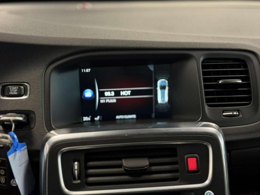 Blue Volvo V60 2014 in Klaipeda, with an engine capacity of 1.97 L and mileage of 264 thousand km for 7950 €, photo 20 on AUTOMOTO.COM.LV
