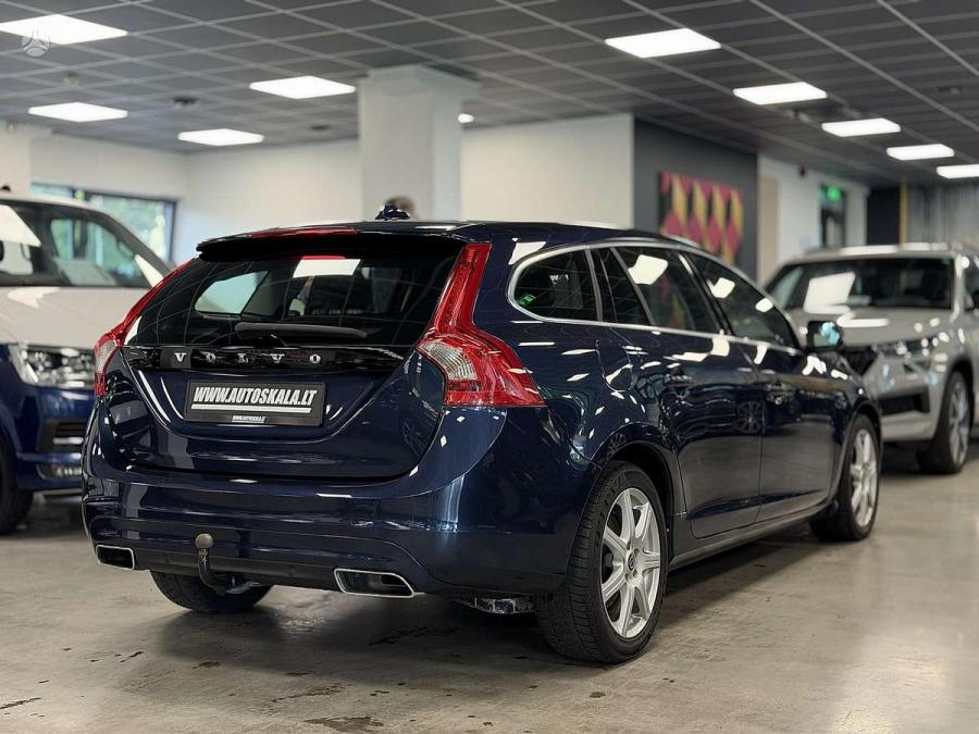Blue Volvo V60 2014 in Klaipeda, with an engine capacity of 1.97 L and mileage of 264 thousand km for 7950 €, photo 24 on AUTOMOTO.COM.LV
