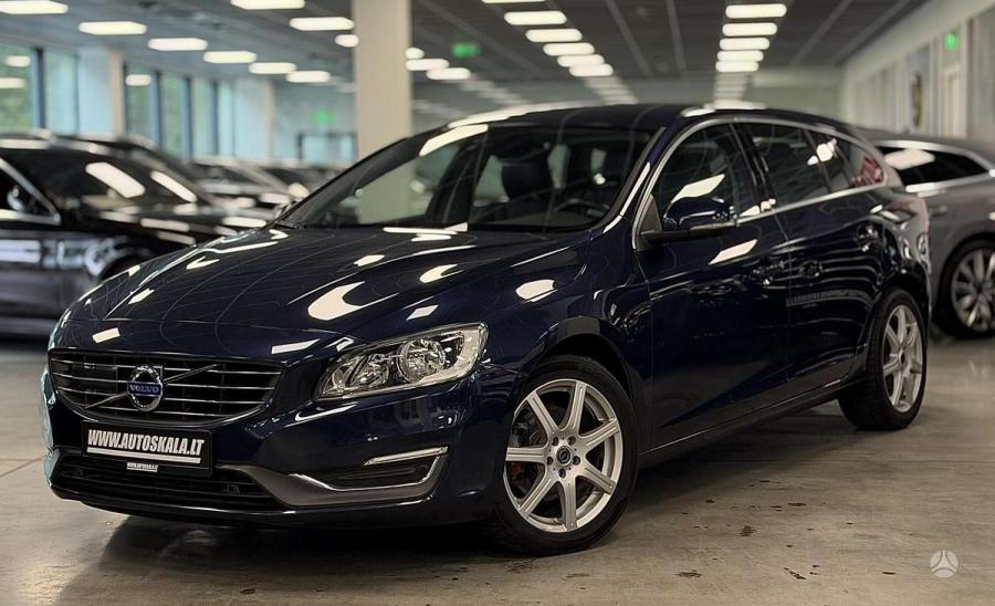Blue Volvo V60 2014 in Klaipeda, with an engine capacity of 1.97 L and mileage of 264 thousand km for 7950 €, photo 25 on AUTOMOTO.COM.LV