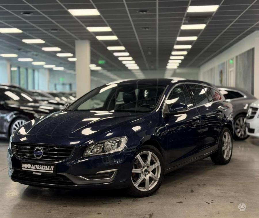 Blue Volvo V60 2014 in Klaipeda, with an engine capacity of 1.97 L and mileage of 264 thousand km for 7950 €, photo 30 on AUTOMOTO.COM.LV