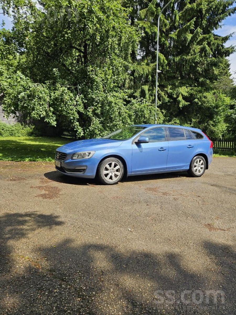 Zils Volvo V60 2014 Aizkraukle, ar dzinēja tilpumu 2.00 L un nobraukumu 333 tūkst. km par 6300 €, foto 6 vietnē AUTOMOTO.COM.LV