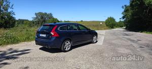 Zils Volvo V60 2014 Rakvere, ar dzinēja tilpumu 2.40 L un nobraukumu 277 tūkst. km par 6700 €, foto 4 vietnē AUTOMOTO.COM.LV