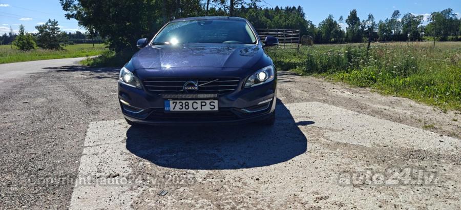 Zils Volvo V60 2014 Rakvere, ar dzinēja tilpumu 2.40 L un nobraukumu 277 tūkst. km par 6700 €, foto 6 vietnē AUTOMOTO.COM.LV