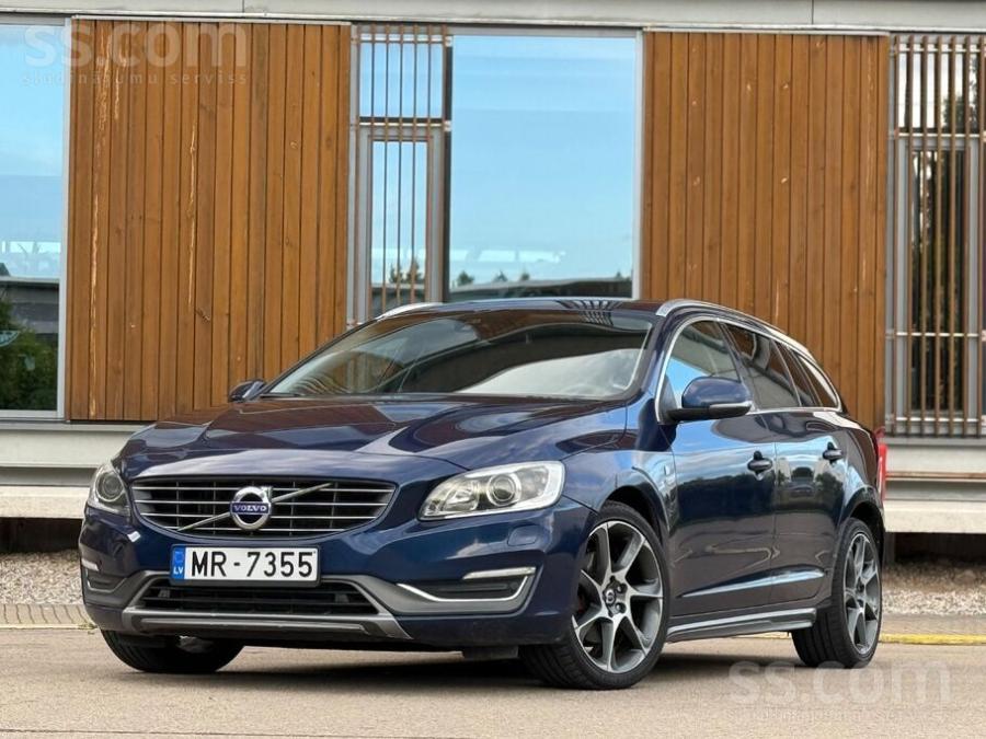 Blue Volvo V60 2014 in Riga, with an engine capacity of 2.00 L and mileage of 274 thousand km for 8150 €, photo 3 on AUTOMOTO.COM.LV