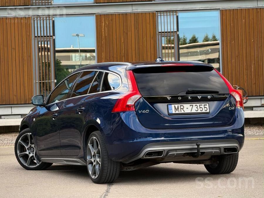 Blue Volvo V60 2014 in Riga, with an engine capacity of 2.00 L and mileage of 274 thousand km for 8150 €, photo 8 on AUTOMOTO.COM.LV