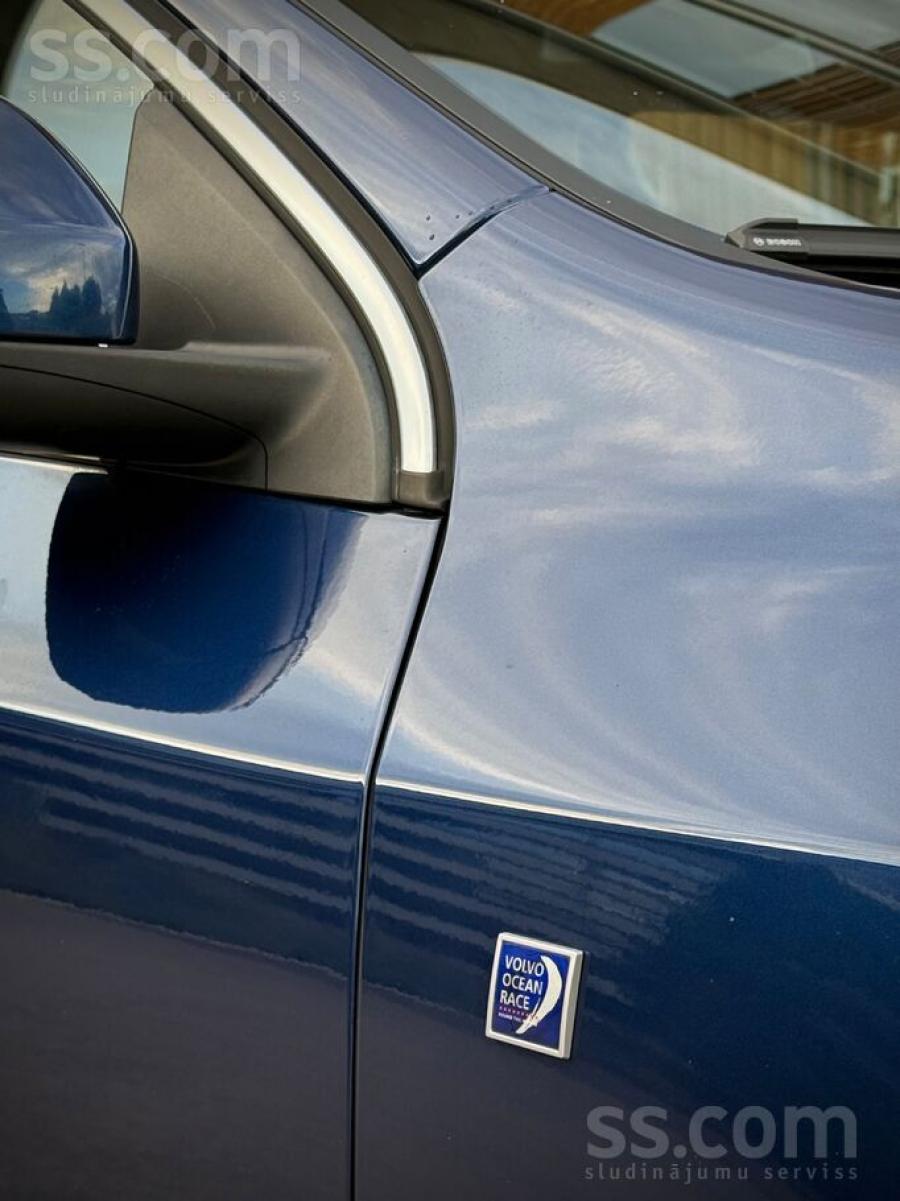 Blue Volvo V60 2014 in Riga, with an engine capacity of 2.00 L and mileage of 274 thousand km for 8150 €, photo 11 on AUTOMOTO.COM.LV
