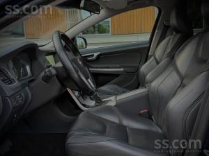 Blue Volvo V60 2014 in Riga, with an engine capacity of 2.00 L and mileage of 274 thousand km for 8150 €, photo 13 on AUTOMOTO.COM.LV