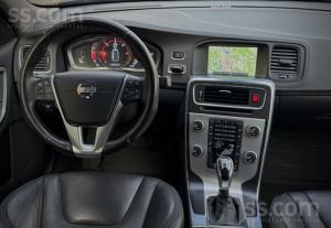 Blue Volvo V60 2014 in Riga, with an engine capacity of 2.00 L and mileage of 274 thousand km for 8150 €, photo 15 on AUTOMOTO.COM.LV
