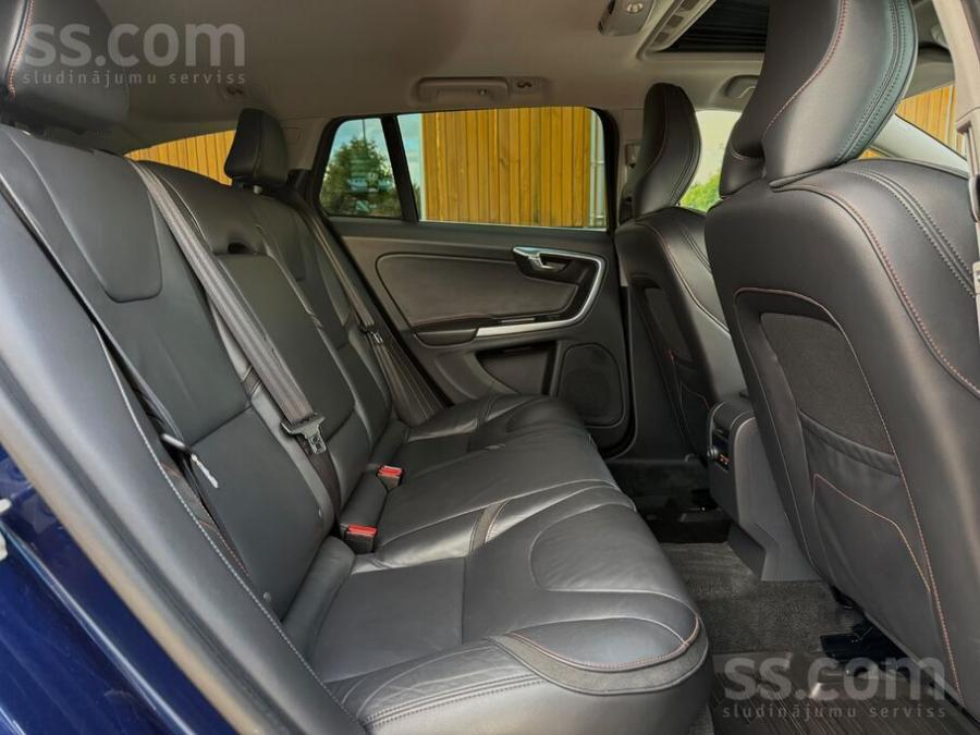 Blue Volvo V60 2014 in Riga, with an engine capacity of 2.00 L and mileage of 274 thousand km for 8150 €, photo 24 on AUTOMOTO.COM.LV