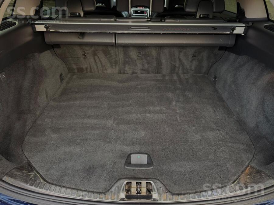 Blue Volvo V60 2014 in Riga, with an engine capacity of 2.00 L and mileage of 274 thousand km for 8150 €, photo 27 on AUTOMOTO.COM.LV