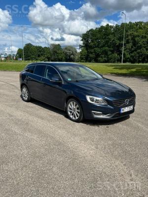 Zils Volvo V60 2014 Jēkabpils, ar dzinēja tilpumu 2.00 L un nobraukumu 303 tūkst. km par 6300 €, foto 3 vietnē AUTOMOTO.COM.LV