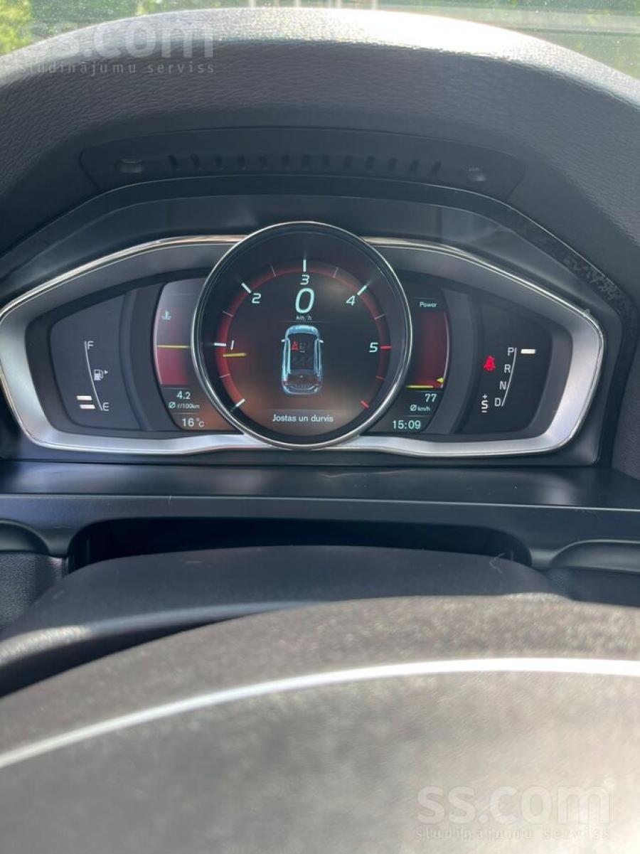 Zils Volvo V60 2014 Jēkabpils, ar dzinēja tilpumu 2.00 L un nobraukumu 303 tūkst. km par 6300 €, foto 5 vietnē AUTOMOTO.COM.LV