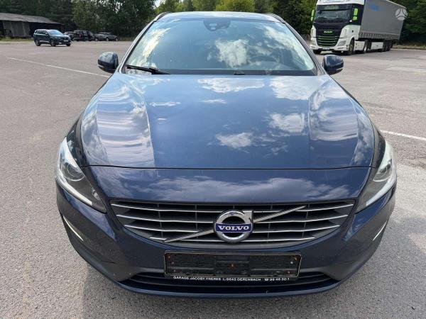 Blue Volvo V60 2014 in Raseiniai, with an engine capacity of 1.97 L and mileage of 252 thousand km for 5900 €, photo 2 on AUTOMOTO.COM.LV