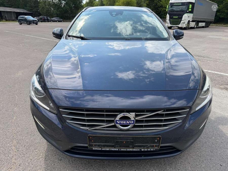 Blue Volvo V60 2014 in Raseiniai, with an engine capacity of 1.97 L and mileage of 252 thousand km for 5900 €, photo 3 on AUTOMOTO.COM.LV