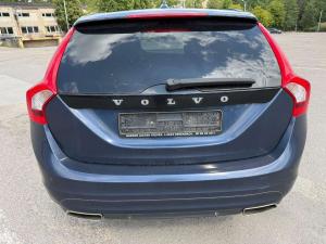 Blue Volvo V60 2014 in Raseiniai, with an engine capacity of 1.97 L and mileage of 252 thousand km for 5900 €, photo 8 on AUTOMOTO.COM.LV