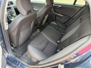 Blue Volvo V60 2014 in Raseiniai, with an engine capacity of 1.97 L and mileage of 252 thousand km for 5900 €, photo 13 on AUTOMOTO.COM.LV