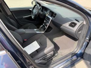 Blue Volvo V60 2014 in Raseiniai, with an engine capacity of 1.97 L and mileage of 252 thousand km for 5900 €, photo 15 on AUTOMOTO.COM.LV