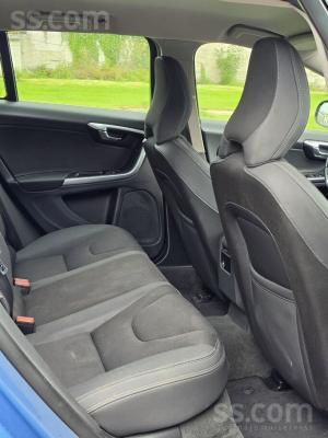 Blue Volvo V60 2014 in Riga, with an engine capacity of 2.00 L and mileage of 273 thousand km for 6200 €, photo 12 on AUTOMOTO.COM.LV
