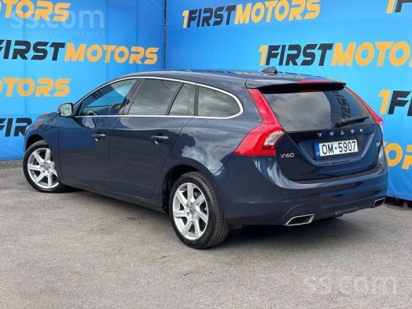 Zils Volvo V60 2014 Rīga, ar dzinēja tilpumu 2.00 L un nobraukumu 275 tūkst. km par 6950 €, foto 3 vietnē AUTOMOTO.COM.LV