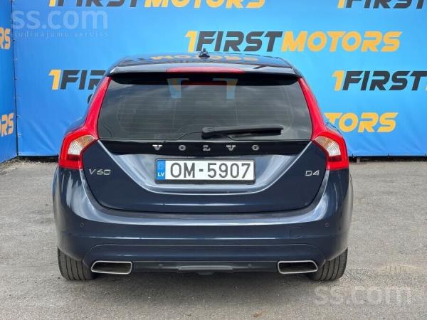 Zils Volvo V60 2014 Rīga, ar dzinēja tilpumu 2.00 L un nobraukumu 275 tūkst. km par 6950 €, foto 8 vietnē AUTOMOTO.COM.LV
