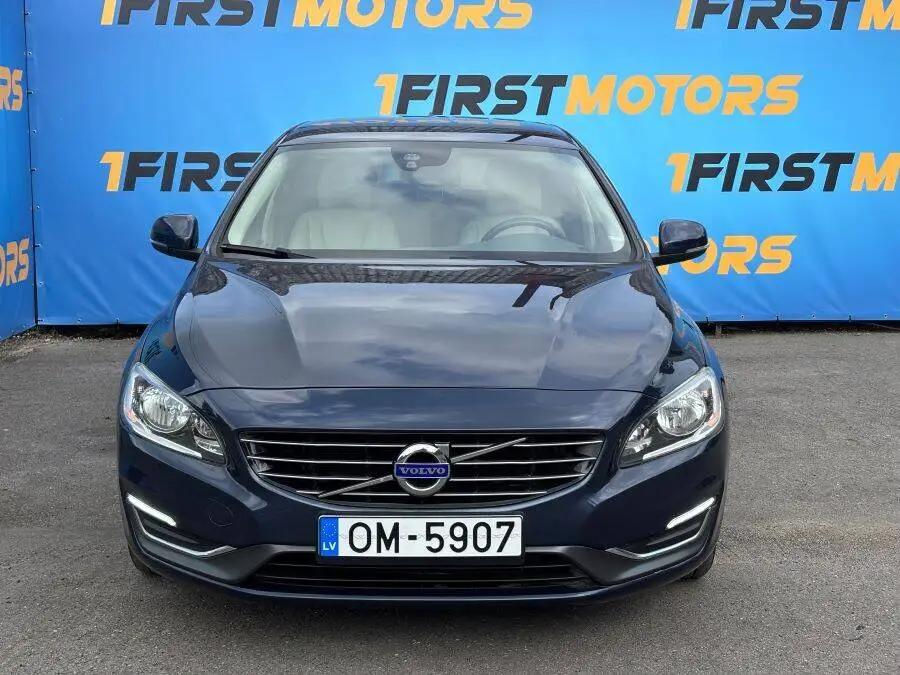 Zils Volvo V60 2014 Rīga, ar dzinēja tilpumu 2.00 L un nobraukumu 275 tūkst. km par 6950 €, foto 4 vietnē AUTOMOTO.COM.LV