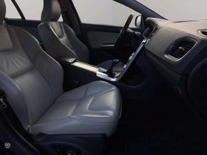 Синий Вольво B60 2014 в Клайпеда, объемом двигателя 2.00 л и пробегом 338 тыс. км за 6999 €, фото 9 на AUTOMOTO.COM.LV