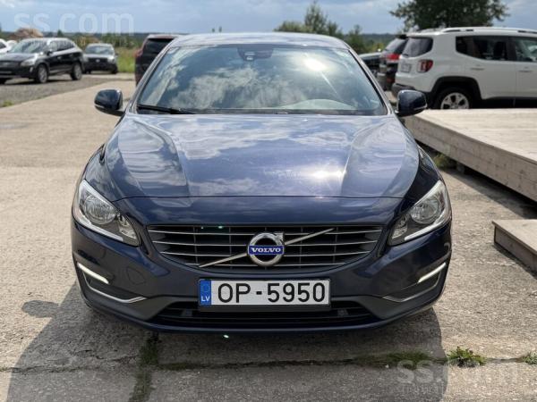 Zils Volvo V60 2014 Rīga, ar dzinēja tilpumu 2.00 L un nobraukumu 228 tūkst. km par 7700 €, foto 2 vietnē AUTOMOTO.COM.LV