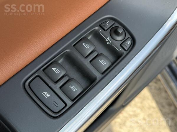 Zils Volvo V60 2014 Rīga, ar dzinēja tilpumu 2.00 L un nobraukumu 228 tūkst. km par 7700 €, foto 5 vietnē AUTOMOTO.COM.LV