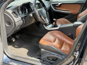 Zils Volvo V60 2014 Rīga, ar dzinēja tilpumu 2.00 L un nobraukumu 228 tūkst. km par 7700 €, foto 8 vietnē AUTOMOTO.COM.LV