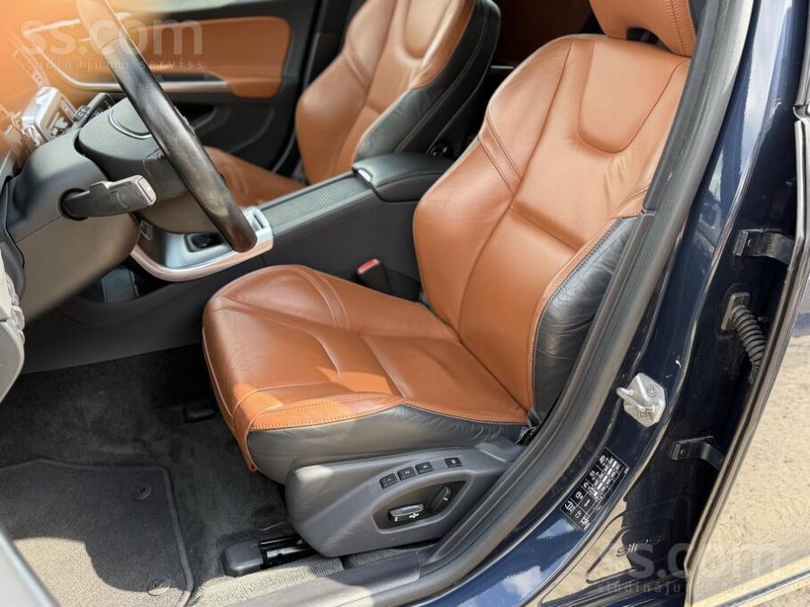 Zils Volvo V60 2014 Rīga, ar dzinēja tilpumu 2.00 L un nobraukumu 228 tūkst. km par 7700 €, foto 9 vietnē AUTOMOTO.COM.LV
