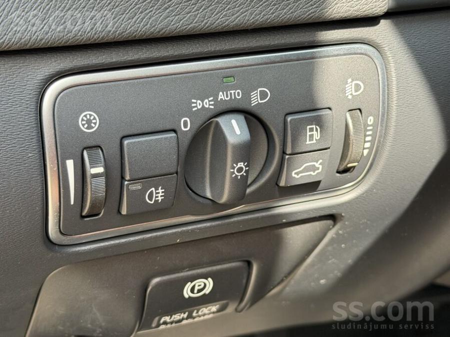 Zils Volvo V60 2014 Rīga, ar dzinēja tilpumu 2.00 L un nobraukumu 228 tūkst. km par 7700 €, foto 11 vietnē AUTOMOTO.COM.LV