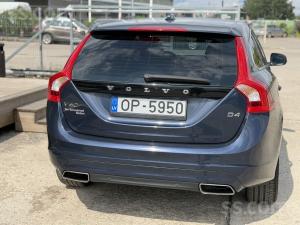 Zils Volvo V60 2014 Rīga, ar dzinēja tilpumu 2.00 L un nobraukumu 228 tūkst. km par 7700 €, foto 18 vietnē AUTOMOTO.COM.LV