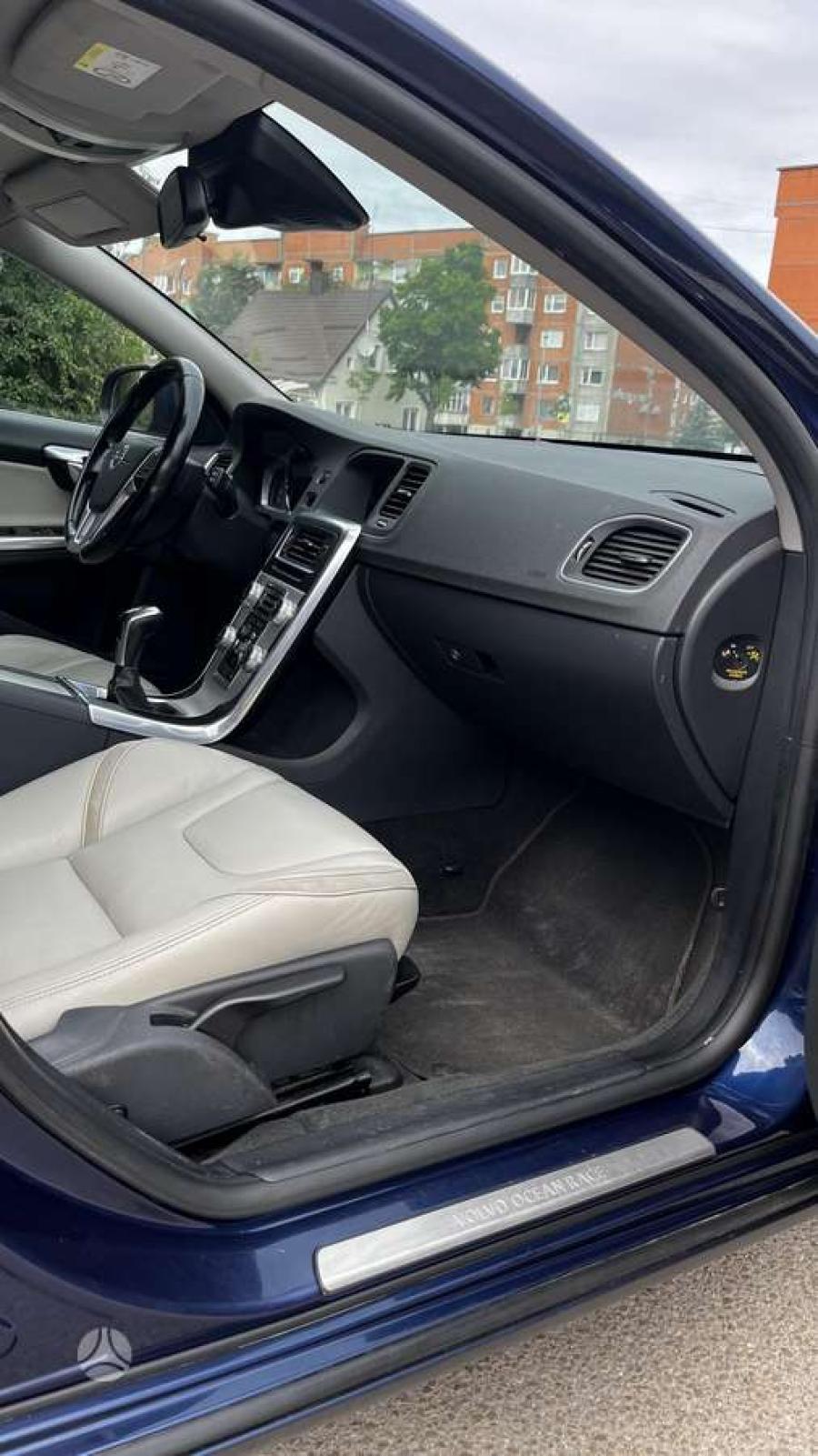 Zils Volvo V60 2014 Šilutė, ar dzinēja tilpumu 1.98 L un nobraukumu 257 tūkst. km par 6999 €, foto 13 vietnē AUTOMOTO.COM.LV