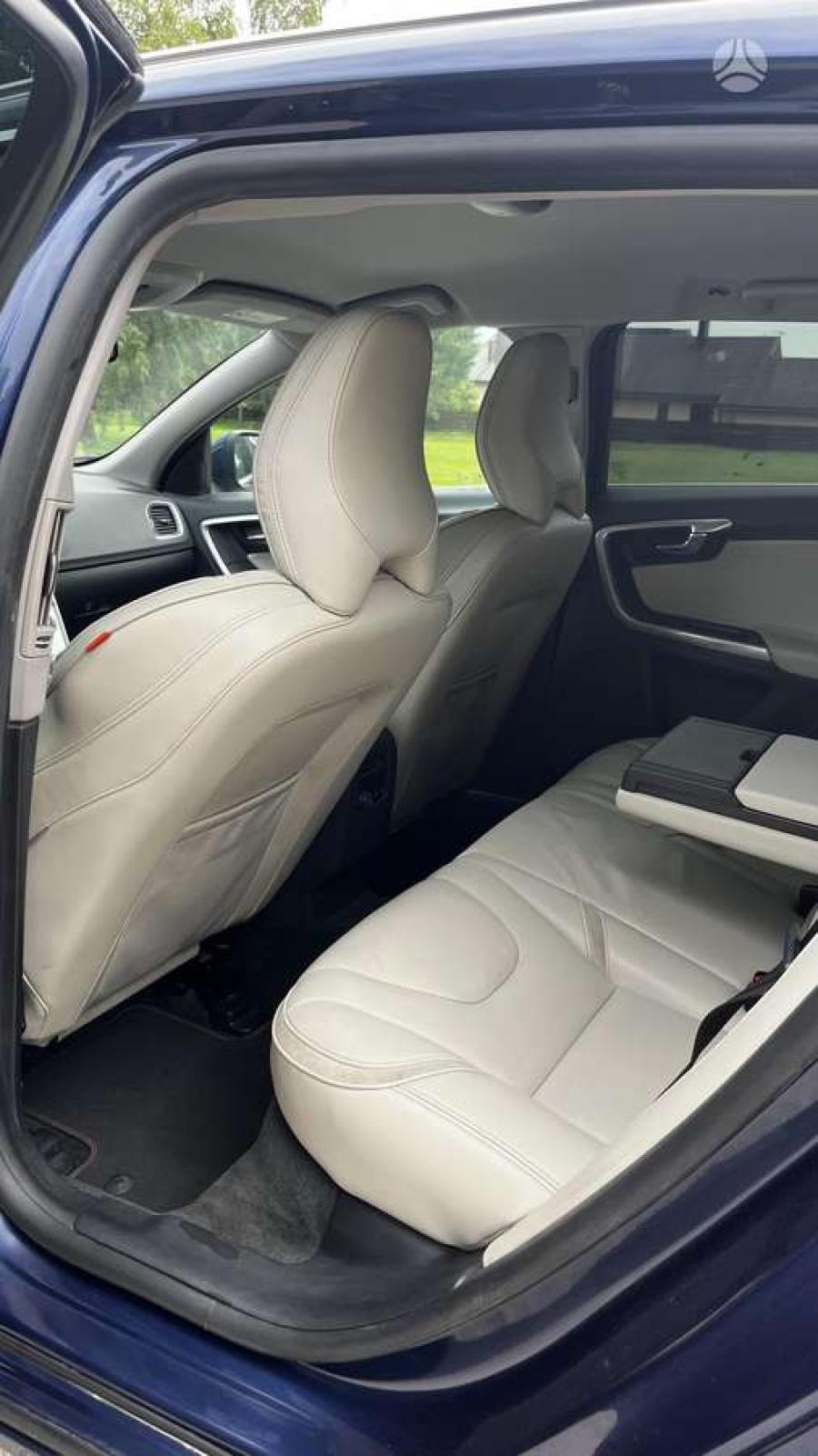 Zils Volvo V60 2014 Šilutė, ar dzinēja tilpumu 1.98 L un nobraukumu 257 tūkst. km par 6999 €, foto 17 vietnē AUTOMOTO.COM.LV