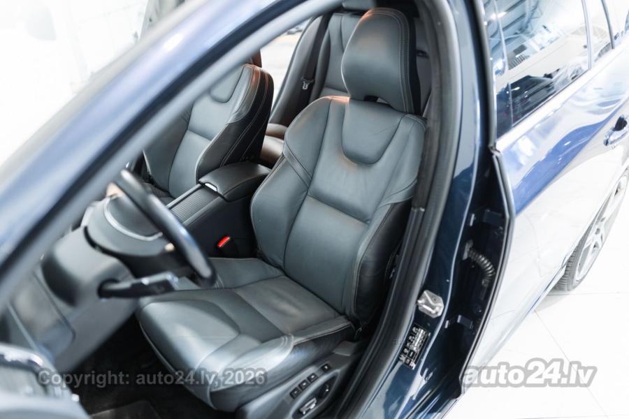 Blue Volvo V60 2014 in Tallinn, with an engine capacity of 2.40 L and mileage of 239 thousand km for 9990 €, photo 13 on AUTOMOTO.COM.LV