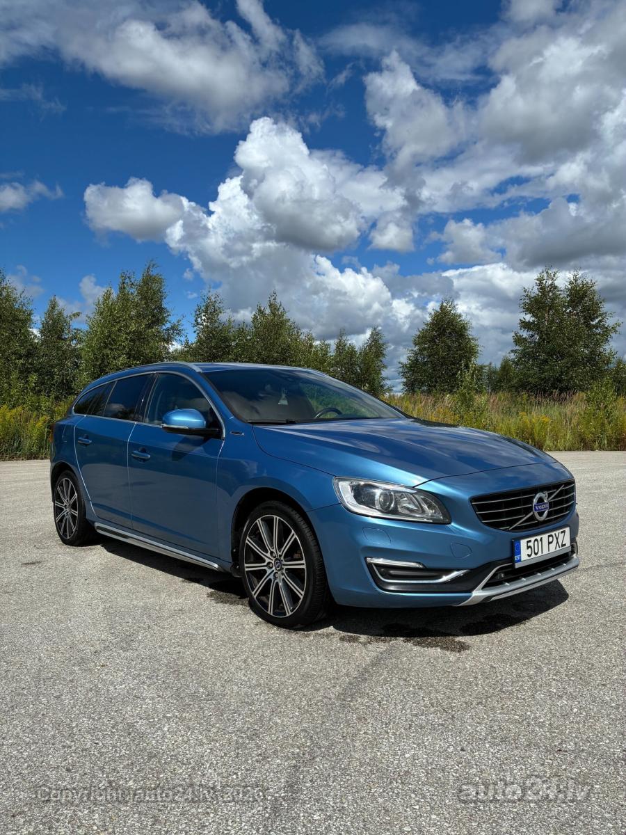 Blue Volvo V60 2014 in Tartu, with an engine capacity of 2.40 L and mileage of 307 thousand km for 7600 €, photo 8 on AUTOMOTO.COM.LV