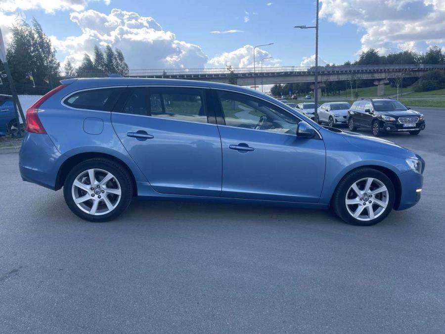 Zils Volvo V60 2014 Kauņa, ar dzinēja tilpumu 1.97 L un nobraukumu 267 tūkst. km par 5650 €, foto 9 vietnē AUTOMOTO.COM.LV