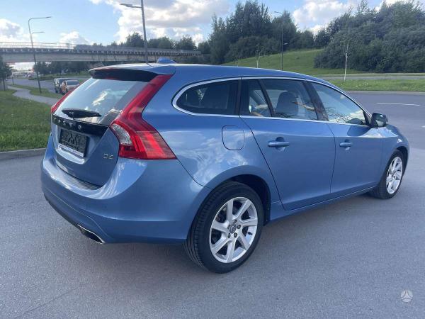 Blue Volvo V60 2014 in Kaunas, with an engine capacity of 1.97 L and mileage of 267 thousand km for 5650 €, photo 10 on AUTOMOTO.COM.LV