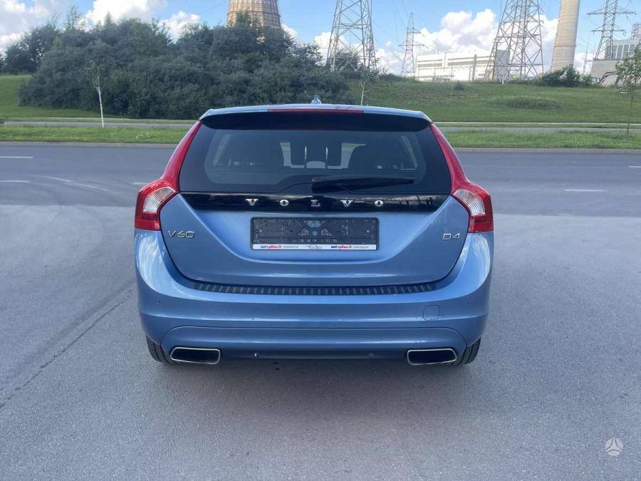 Zils Volvo V60 2014 Kauņa, ar dzinēja tilpumu 1.97 L un nobraukumu 267 tūkst. km par 5650 €, foto 13 vietnē AUTOMOTO.COM.LV